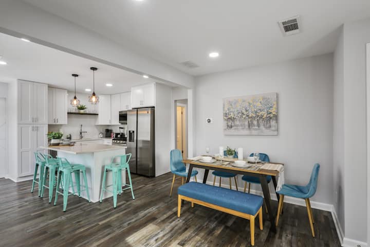 Mtr Henry Stylish Renovated House @Marietta Square - Marietta, GA