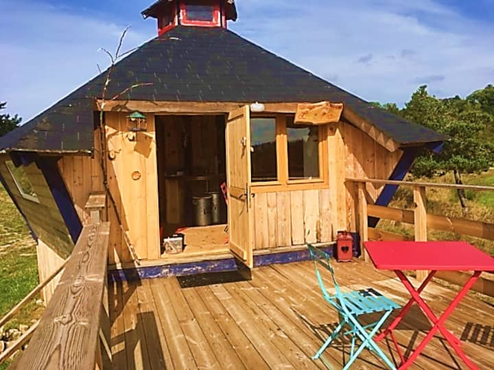 Insolite  Le Lov Nid Ferme De Vovady - Saint-Bonnet-le-Froid
