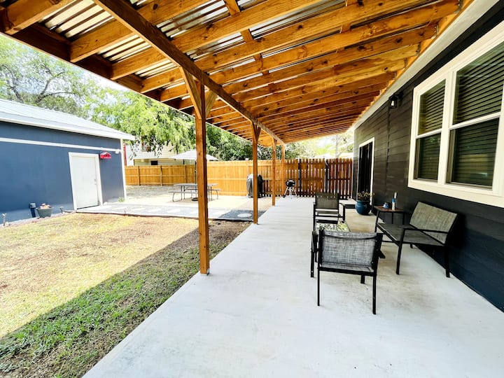Spacious Home, Pet Friendly, Huge Private Yard - Kerrville, TX
