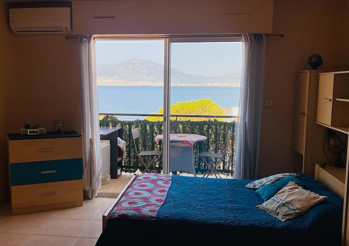 Pieds Dans L Eau - Porticcio