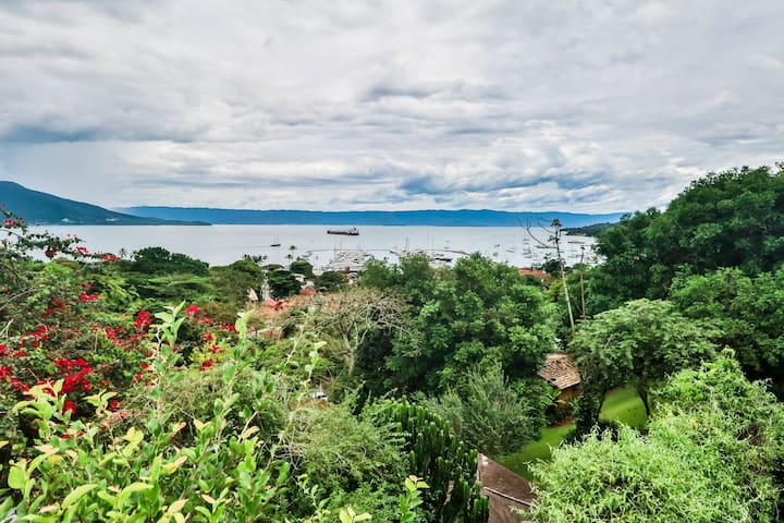 Casa Térrea Na Vila, Com Vista Para O Yacht Club. - Ilhabela