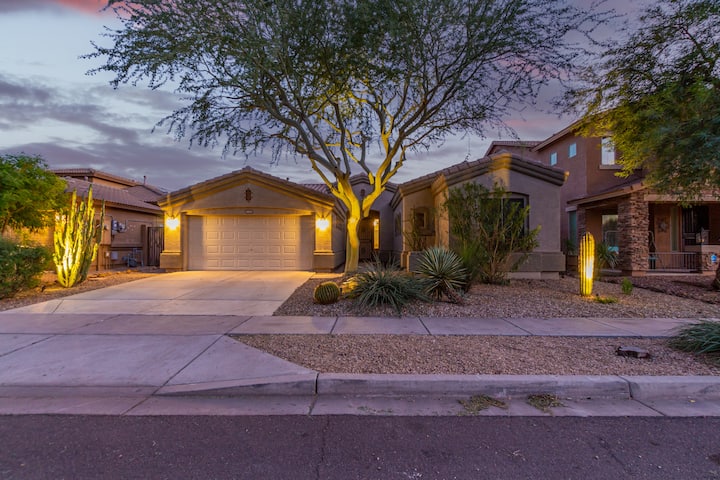 Resort Living At Your Own Desert Retreat - Beautiful, Newly Updated Home. - Phoenix, AZ