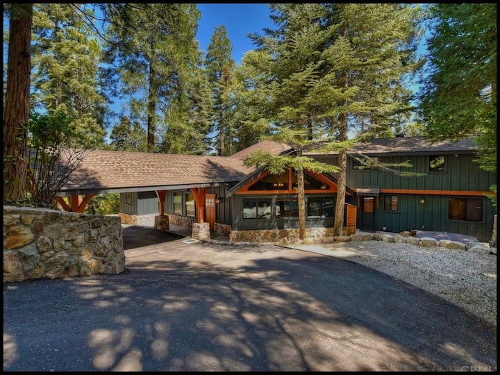 Little Bear Lodge - Perfect For Families & Friends - San Bernardino