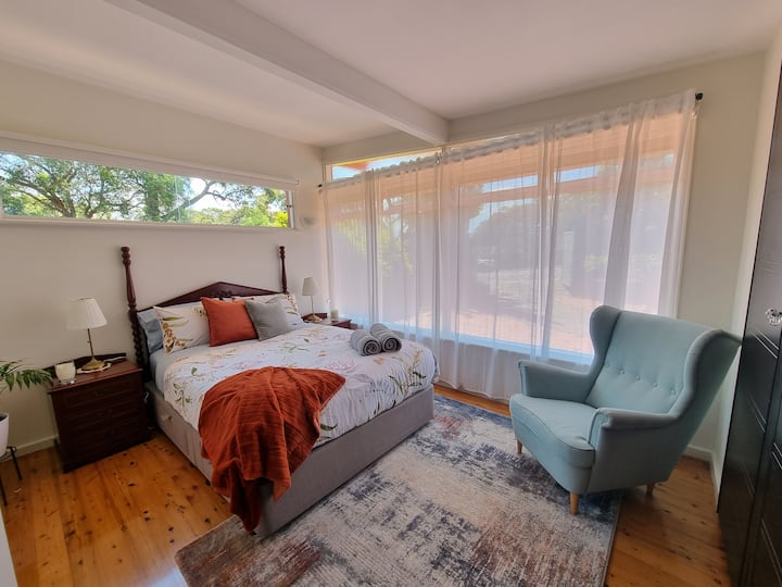 Bayview - 3 Bedrooms In Lakeside Home - Newcastle