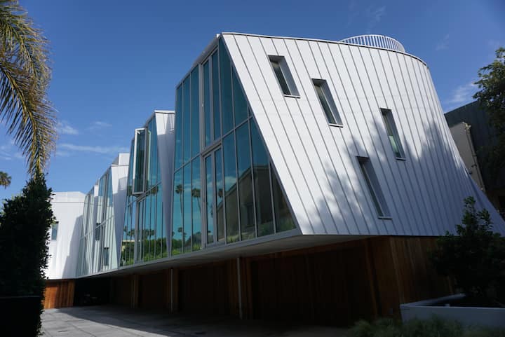 Hollywood Dreaming - Town House - Los Angeles, CA