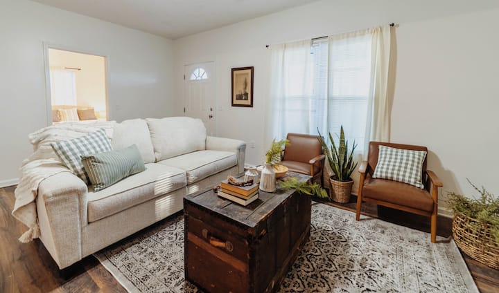 2bd/2ba Craftsman Apt. Walk To Downtown Galax! - Galax, VA