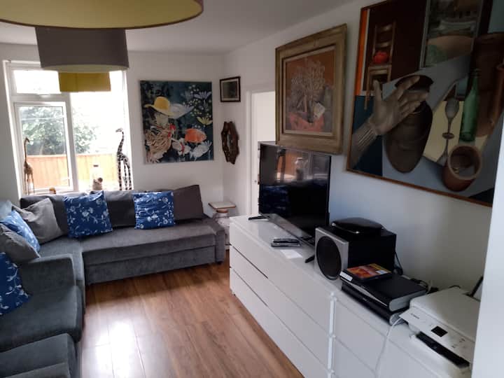 Spacious + Cosy 4 Bed House With Garden Zone 2 W12 - London
