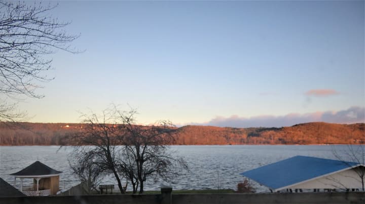 Lovely Riverfront House With Queen Bed Studio Unit - Hawkesbury