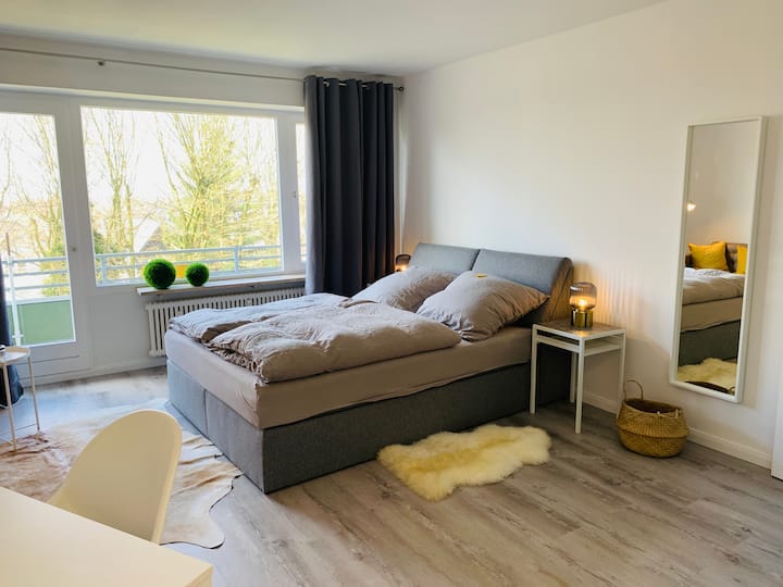 Exklusive Barrierefreie Wohnung/aufzug Und Balkon - Solingen
