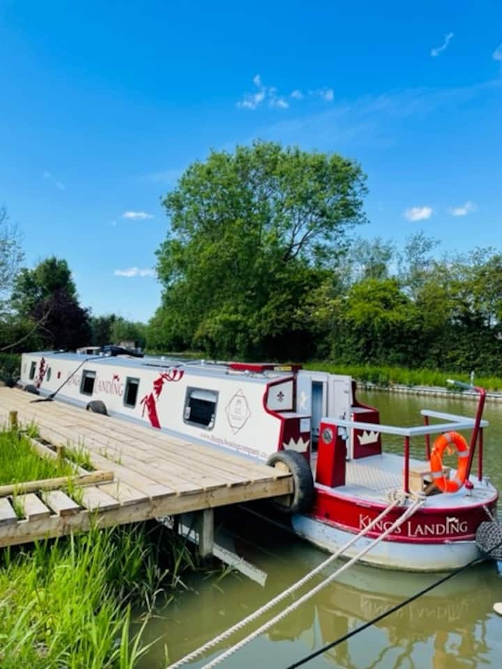 2 Bed Self Drive Canal Boat Cruising The Canals - Stadium MK