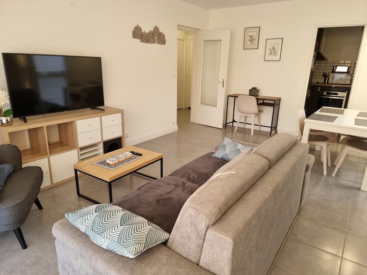 Superbe Appartement 2 Pièces Avec Parking Gratuit - Jouy-en-Josas