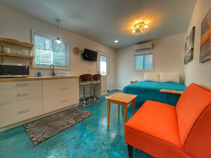 Ocean Suite On King; Near Beach Pool Access Bikes! - Jekyll Island, GA