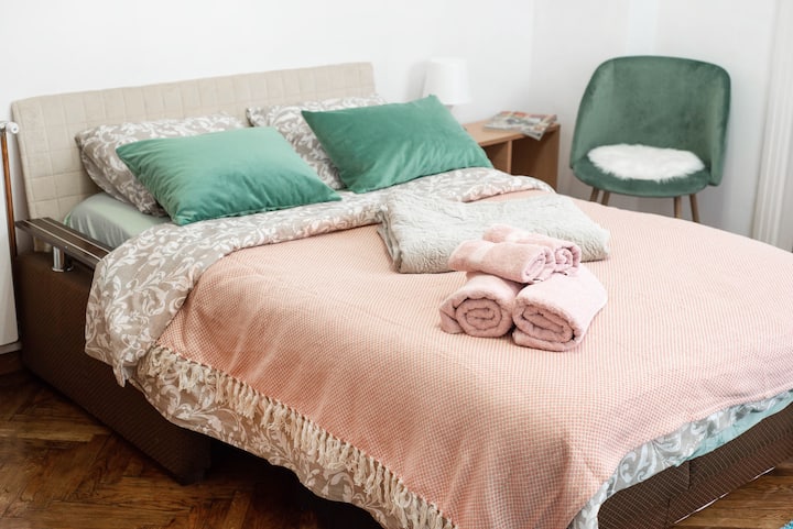 Jolie - Lovely Studio For A Short Or Long Getaway - Bucharest