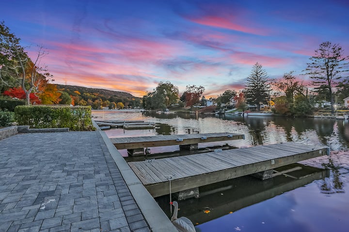 Ready For Fall Foliage On The Lake!hot-tub/firepit - Greenwood Lake, NY