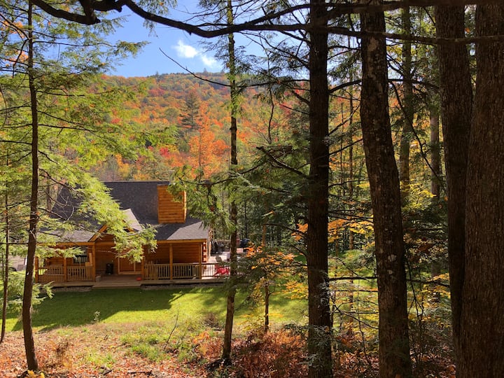 Beautiful Log Chalet - Campton, NH
