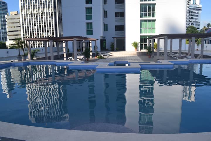 Room + Bathroom In Beautiful-shared-apartment - Panama City