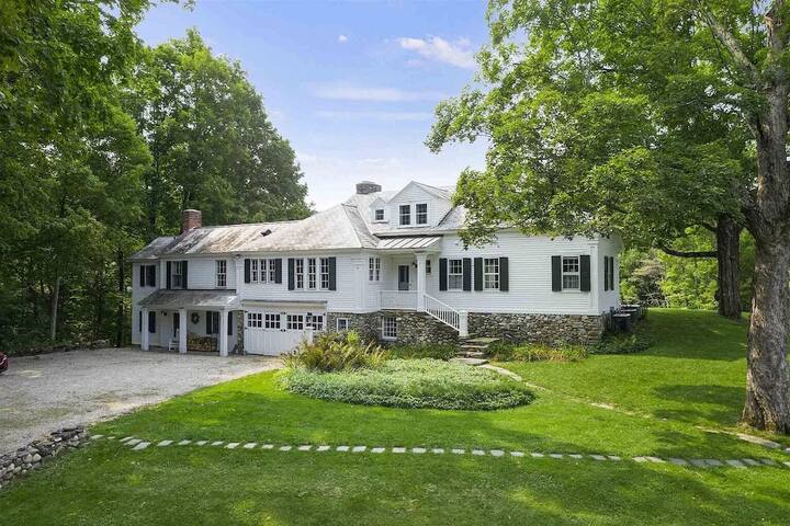 Super Private Estate W/ Guest Cottage Near Center - Dorset, VT