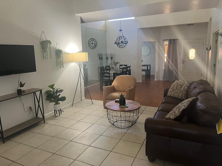 Pet-friendly, Backyard, Patio, Laundry Room, Views - Field of Dreams - Las Cruces