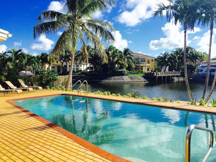 Waterfront 5 Bedroom & Loft Heated Pool 2 Kayaks - Hollywood, FL