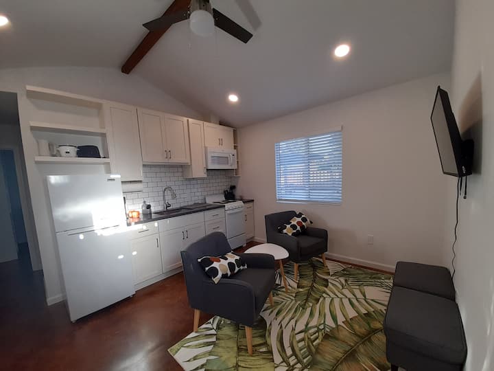 1 Bedroom In-law, A/c, Washer/dryer, Bbq, Patio - Union City, CA