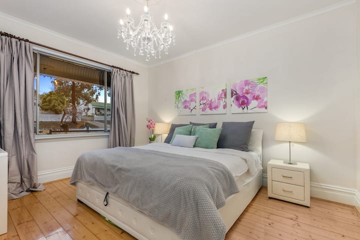 Pets Ok Bendigo's Cbd Lux Entire 3bd Spacious Home - Bendigo