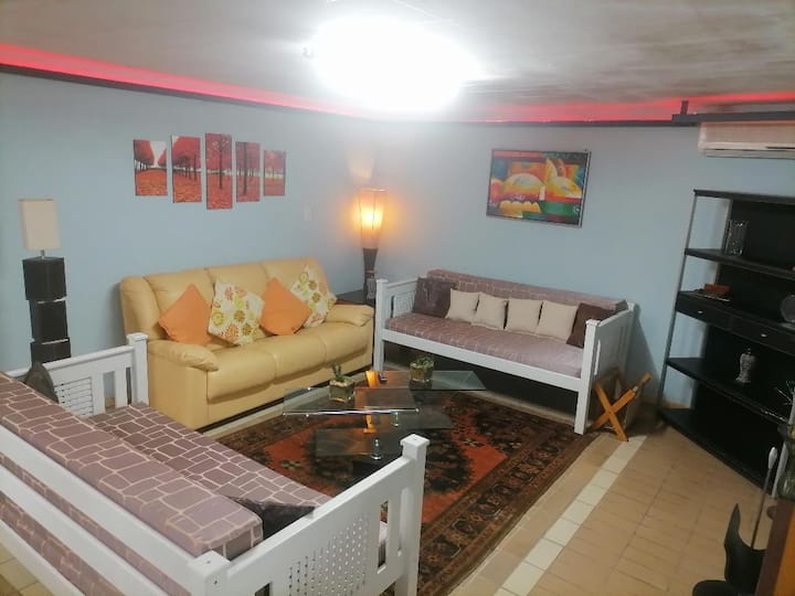 Spacious 2 Br 6 Sleeper Garden Flat +Gourmet Kitch - Queensburgh