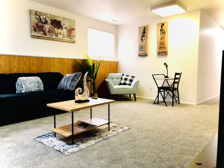 Farmington Hills Dream:5 Guests; 2 Bedrooms 1 Bath - Farmington Hills, MI