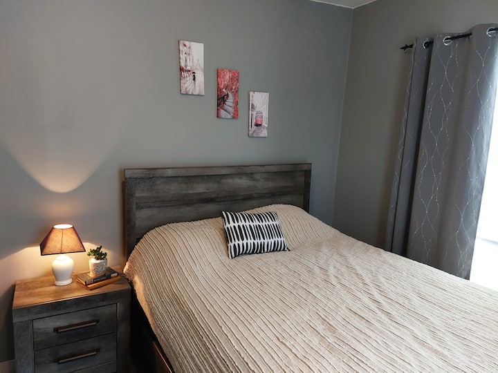 ★ Plum Place ★ Cozy Rooms, Awesome Location! - Owen Sound