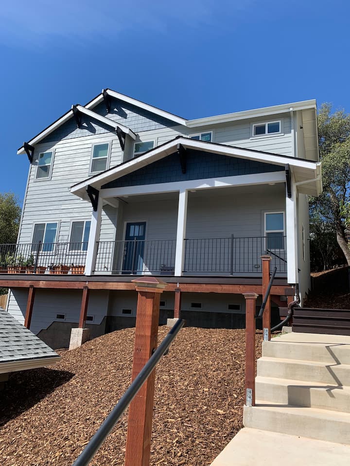 Brand New Home, 10 Minute Walk To Downtown Auburn - Auburn, CA
