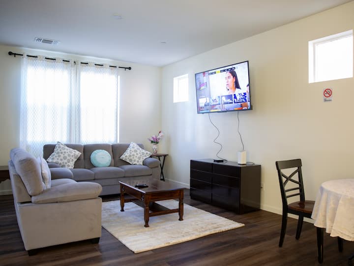 Cozy Guest Bedroom, Nice Loc, Quiet Neighborhood - Sacramento, CA