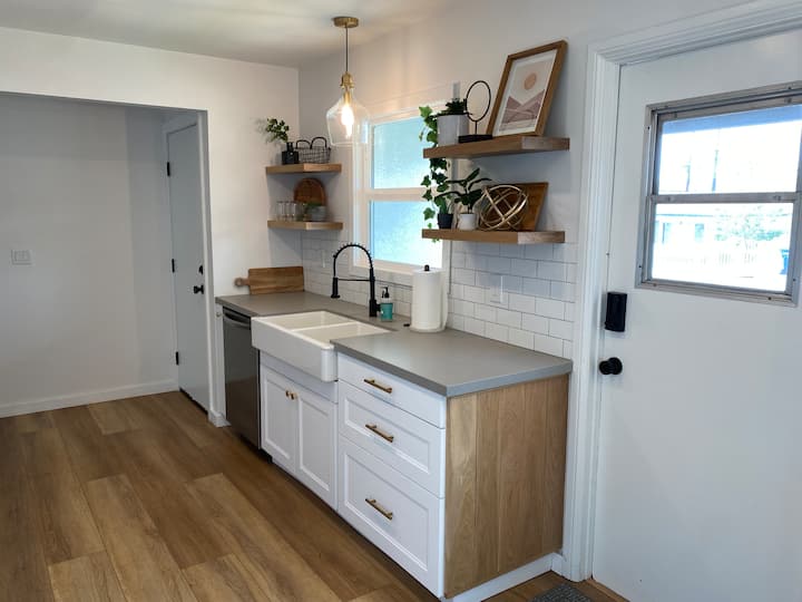 The Pb Jewell - Chic Home In The Heart Of Pb - San Diego, CA