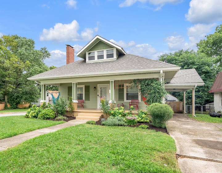 No Prob-llama Lex - Distillery District Charmer - Lexington, KY