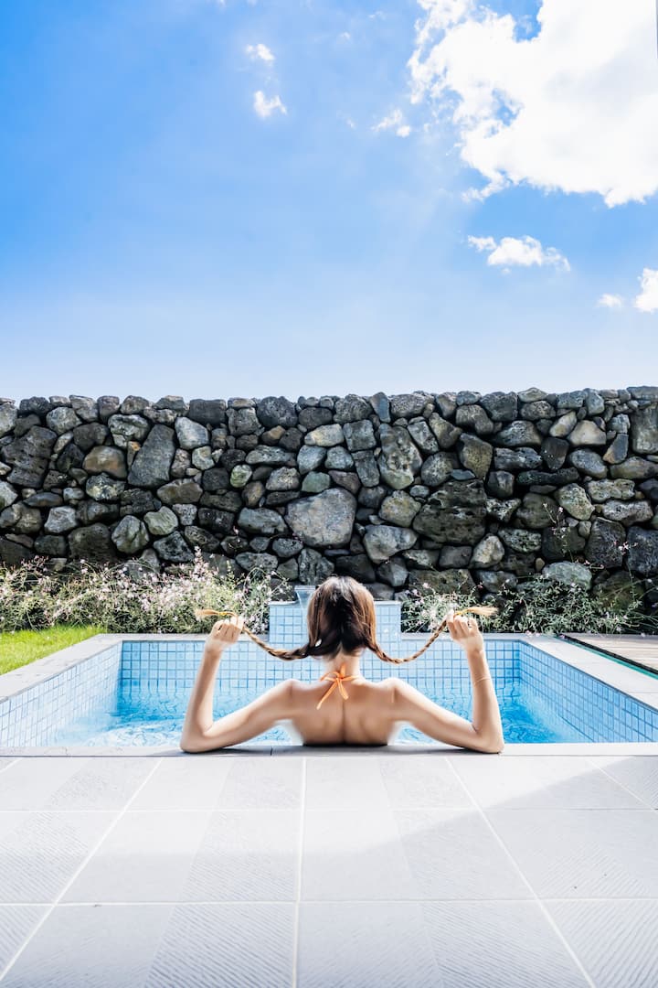 *반짝할인*월정해변도보4분,온수풀빌라,월정소녀 - Jeju