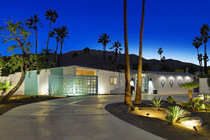 The Atomic Flair — Mid Century Modern Charm - Palm Springs, CA