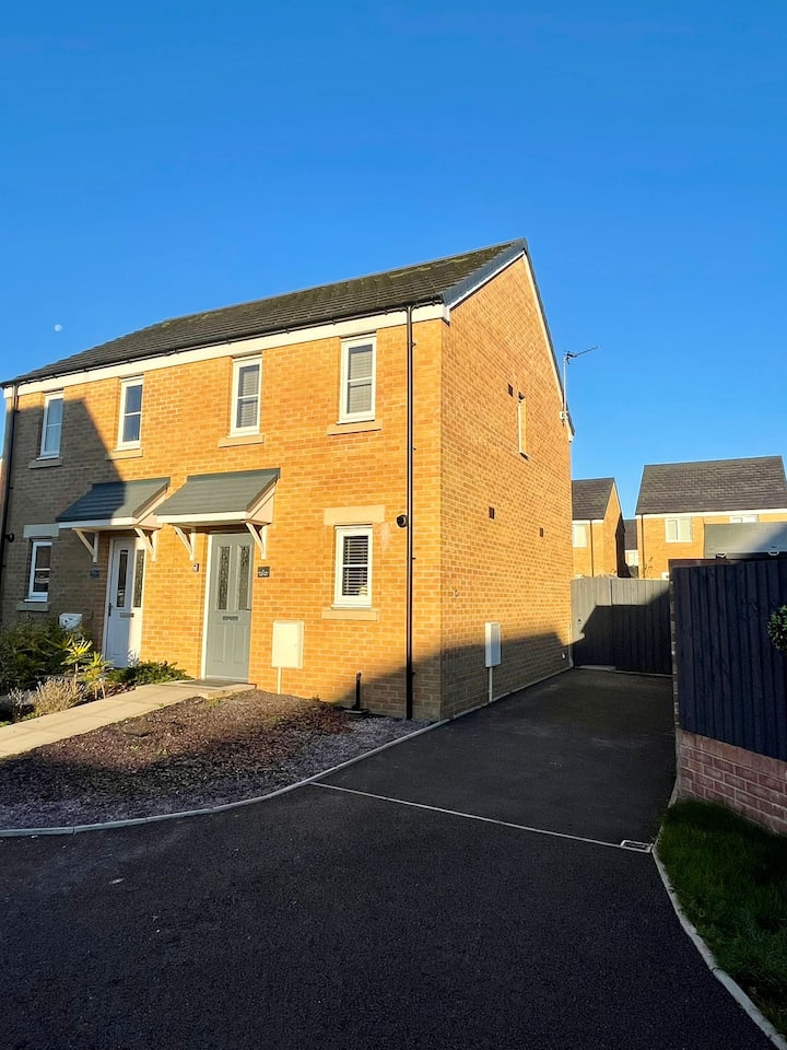 Modern 2 Bedroom (95fc) - Bridgend