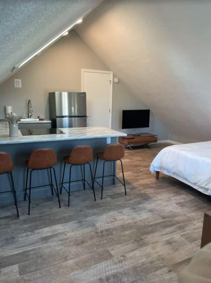 The Shady Nook Inn - Three Rivers Festival