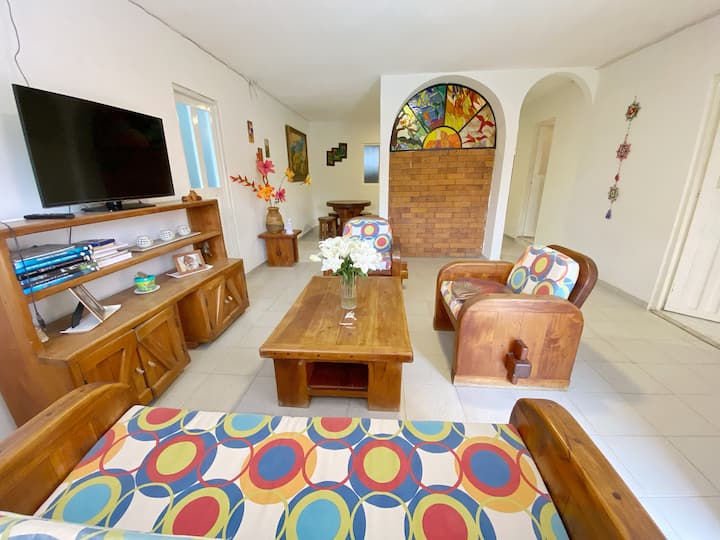Acogedora Casa Con Estacionamiento En La Mesa - La Mesa
