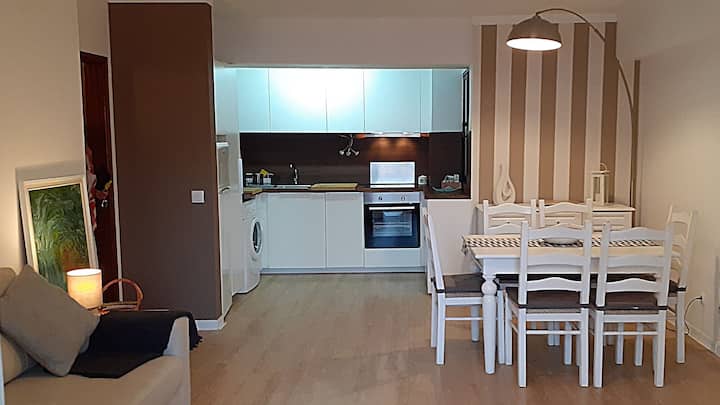 Apt 2 Bedrooms, 150 Meters From The Beach - Quarteira