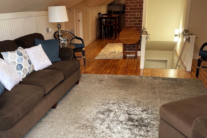 The Leisure Loft, 2 Bd Remodeled Near Downtown Jc - Johnson City, TN