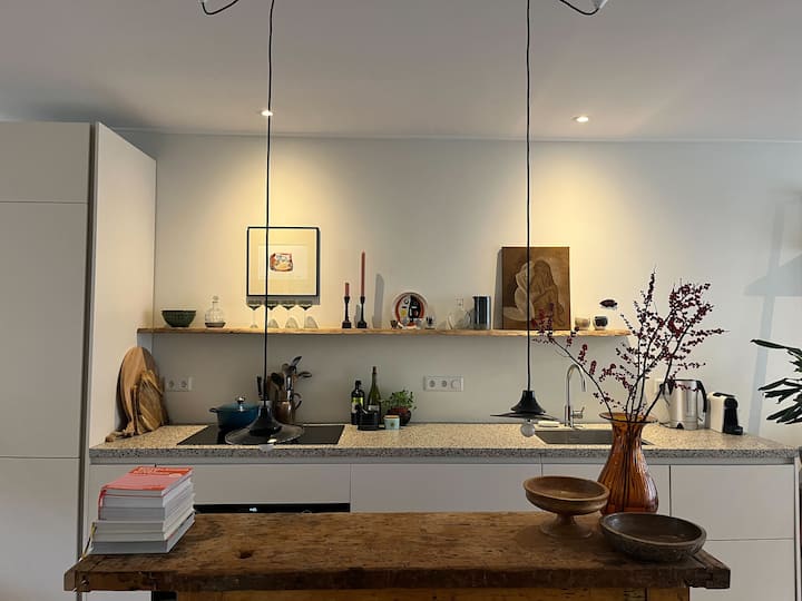 Trendy, Walk To Center, Local Vibe, Not Touristic - 