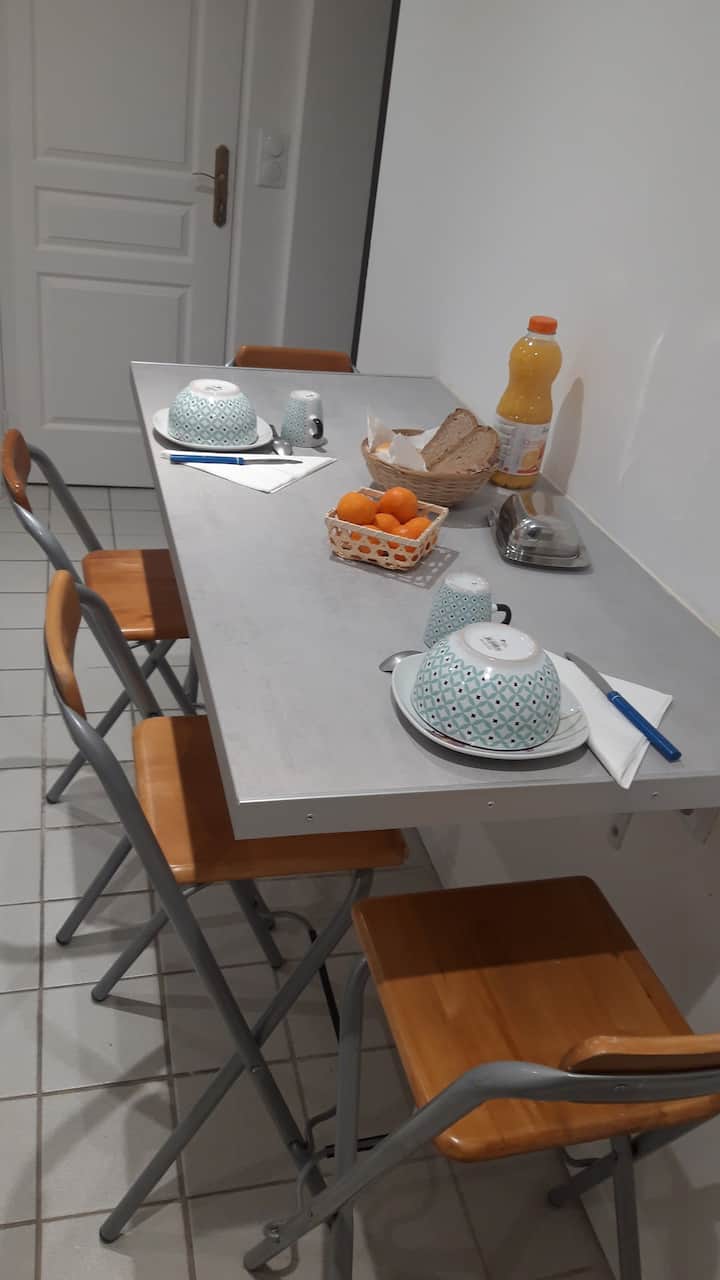 F1 Avec Cuisine Dans Une Maison - Strassburg