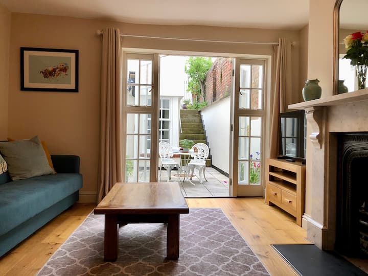 Rosebank - Spacious Apartment In Montpellier. - Cheltenham