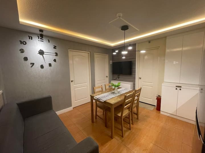 1123 Home Sweet Home 2 Bhk  Condo W/ Pool And Gym - Cebu City