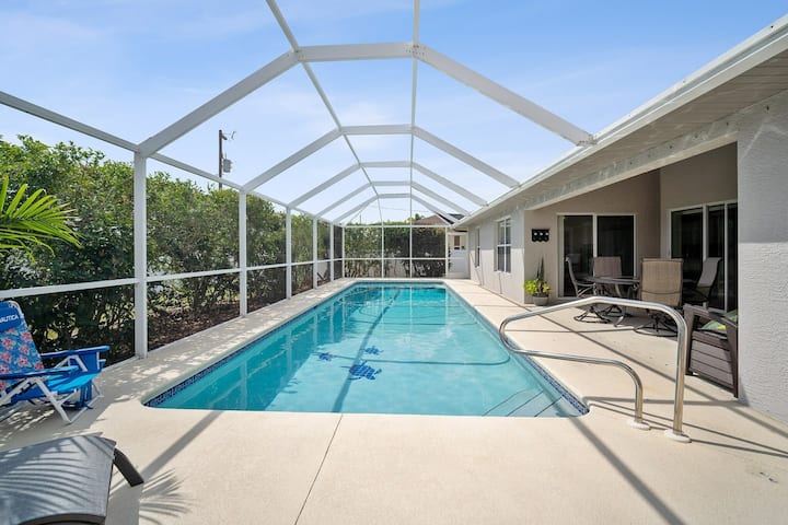 Luxury Getaway In Cape Coral With Heated Pool! - Cape Coral, FL