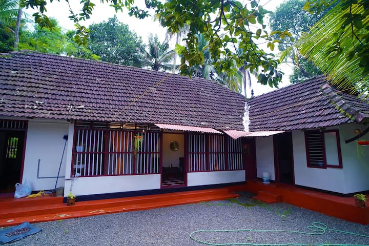 Cheerful 1 Bedroom Residential With Free Parking - Muvattupuzha