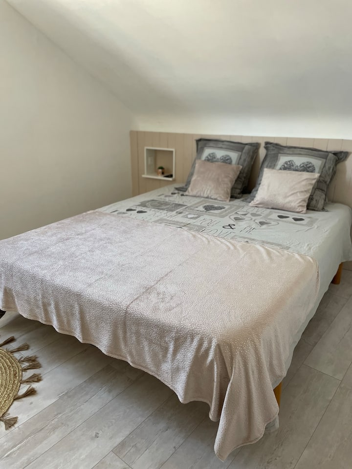 Chambre Cosy - Jacuzzi Extérieur - Montreuil-Bellay