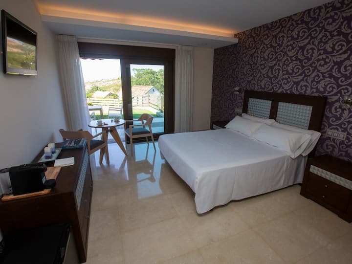 Carrumeiro - A Ballenera, Hotel Con Piscina - Fisterra