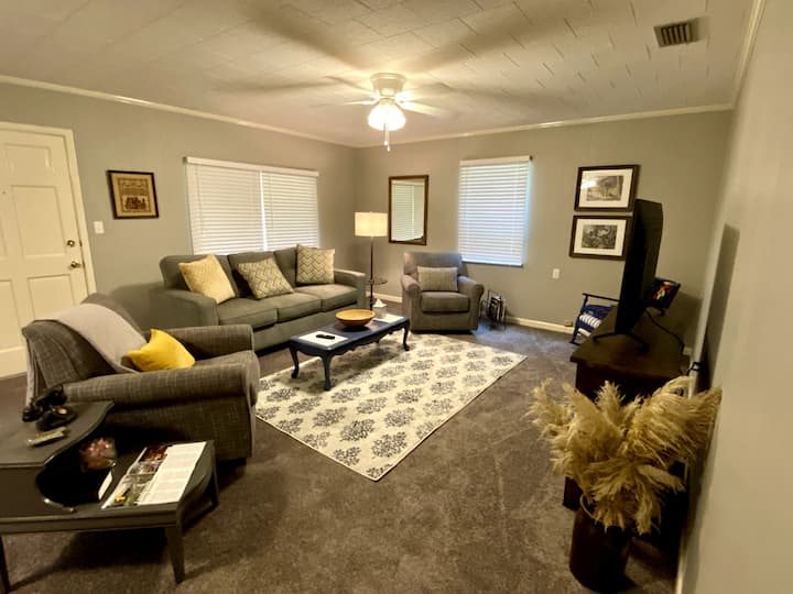 Annie’s Place | Big Backyard, Great For Families - 