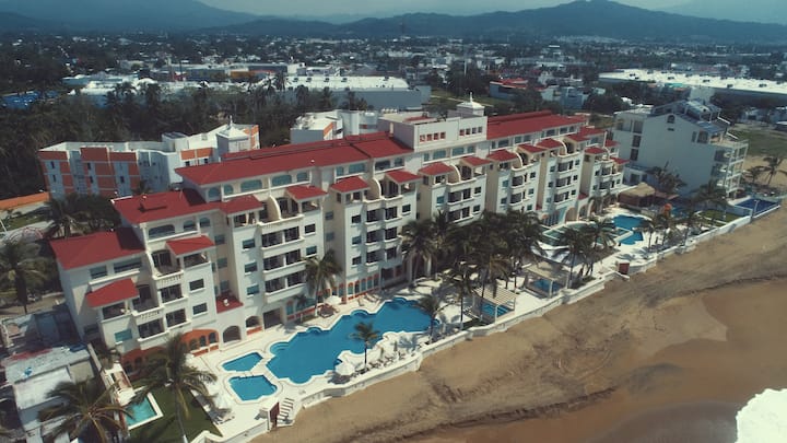 Beachfront Apartment W/ Ac - Manzanillo, Colima, Mexico