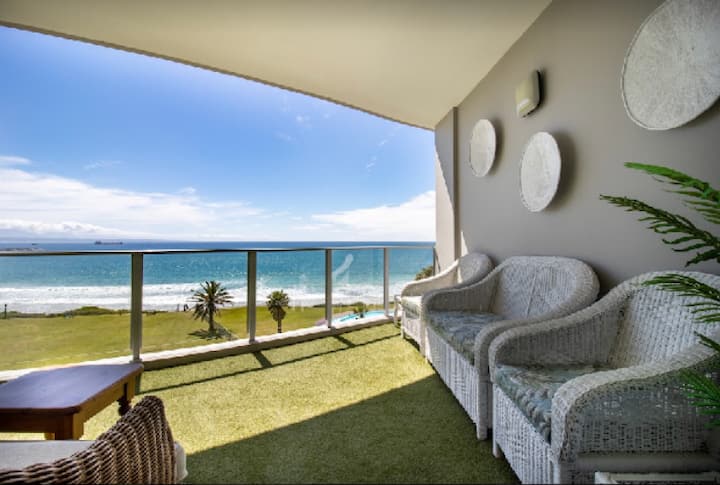 Diaz Beach Upmarket Holiday Rental Apartment - Mossel Bay